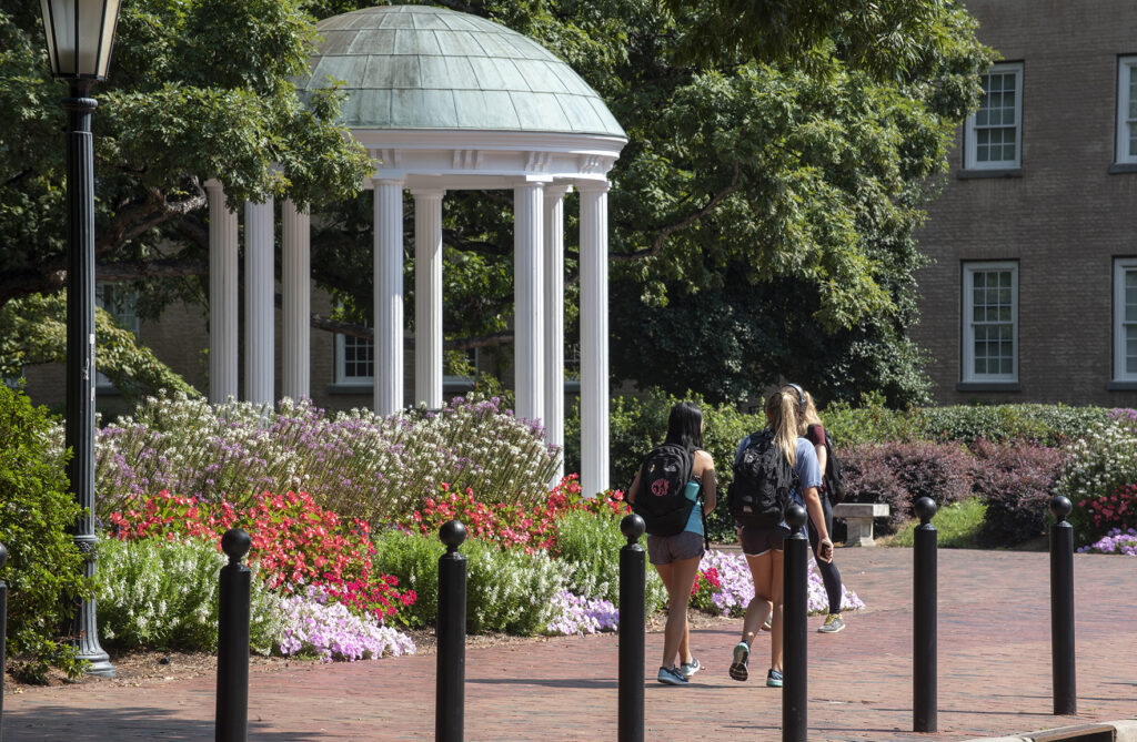 How to Get Into UNC Chapel Hill OOS - Oriel Admissions